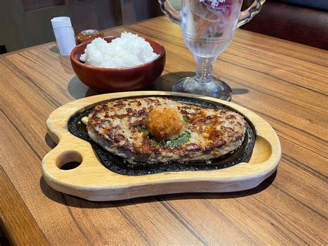 青森県八戸市【期間限定】びっくりドンキーさんのガリバーバーグステーキ400gとガリバーライス600gを食べて来ました。 メガネ先生の日記