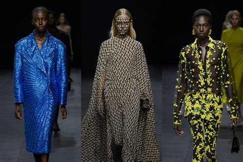 Valentino 2023春夏巴黎時裝週 開箱神秘黑盒解構品牌經典 logo仙氣剪裁重組 Pierpaolo Piccioli 的