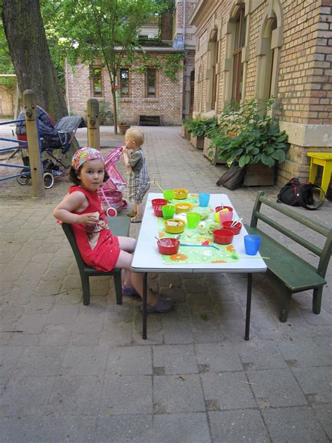 Johanna And Pauline Elternnachmittag Im Kindergarten