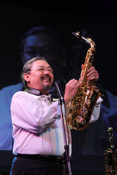 Những điều ít Biết Về Nghệ Sĩ Saxophone Quyền Văn Minh Người Trẻ Chơi