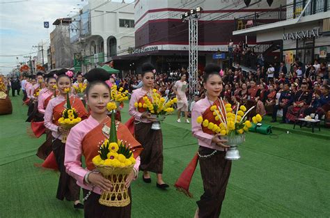 กาฬสินธุ์จัดรำบวงสรวงถวายอนุสาวรีย์ พระยาชัยสุนทรก่อนเปิดงานกาชาด