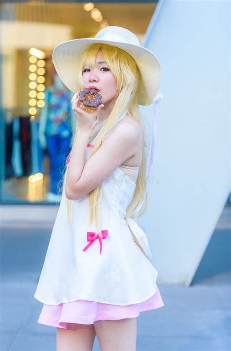 Cosplayer Als Charaktere Affe D Luffy Und Boa Hancock Vom Einteiler