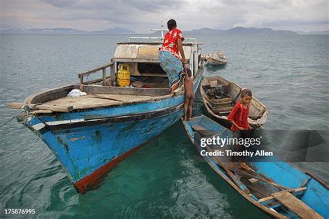 Badjao Girl Photos And Premium High Res Pictures Getty Images