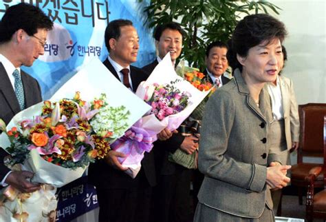 박근혜‘나라살리기 운동의 유효기간은