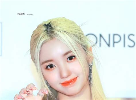 221213 Kep1er Yeseo Asia Artist Awards 2022 Red Carpet Kpopping