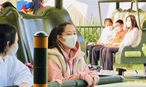 被拍与5位美女夜店嗨玩 向佐到我直播间当面问