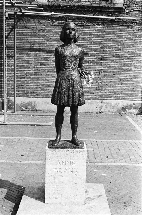 «День Анны Франк пройдет в немецких школах Ostwest Tv