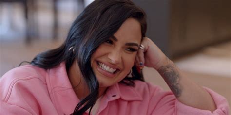Nbc Orders Demi Lovato Comedy Pilot Hungry
