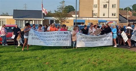 South Belfast Community Protests Against The Housing Of Sex Offenders In Their Area Belfast Live