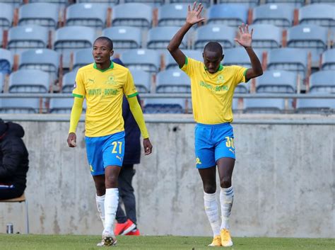 Shalulile Dedicates Psl Awards To Teammates Coaches Fourfourtwo