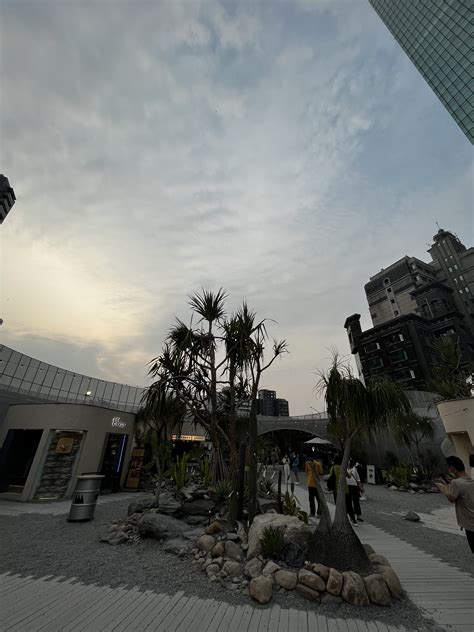 Day Taichung Caowu Square 草悟廣場 chichicho