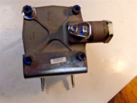 Bendix R 12 Brake Valve 909762 Modulator W Mounting Bracket 13671