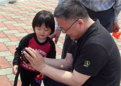 47歲著名主持人董倩和52歲的王世林，堪稱是業內的模範夫妻 每日頭條