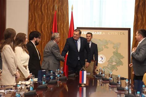 Милорад Додик On Twitter Република Српска Je институционално стабилна и поштује Устав БиХ и