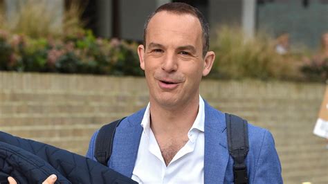 بريطانيا أداة من فيسبوك ضد الإعلانات الاحتيالية