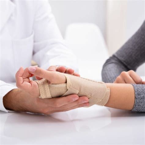 Orthopedic Surgeon In Smithtown Metacarpal Fracture Symptoms