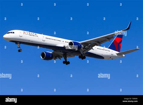 Delta Air Lines Boeing 757 300 Arrives Into Los Angeles Airport Stock