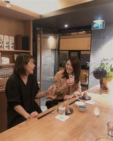 雨宮塔子さんのインスタグラム写真 雨宮塔子instagram「友人がカウンターに立つbarが徒歩圏内にある幸せ💕 パリに日本のジャズ