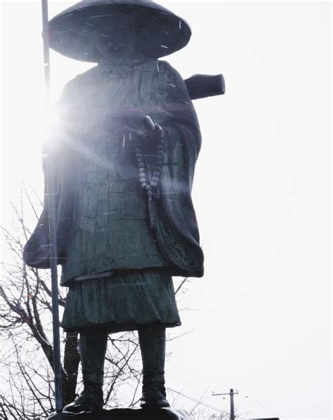 宝珠山龍造寺 12月に入り、本格的に雪が降り始めました。 お寺にお越しの際は、雪道や運転など お気をつけください。 お寺では、「らくらく護摩祈願」を設置しております。 ワンコイン500円