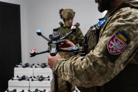 Українські військові отримали 3000 Fpv дронів у рамках операції