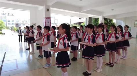 《和平的旗帜》系列活动暨“关爱明天，普法先行”青少年法治宣传教育进校园赠书活动6月8日走进张家界市腾讯视频
