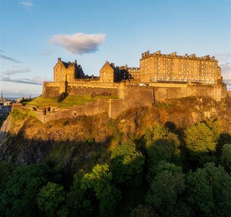 Edinburgh Castle Why Visit Edinburgh At New Year Angels Share Hotel
