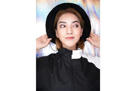 热依娜 中国内地女歌手演员模特 搜狗百科