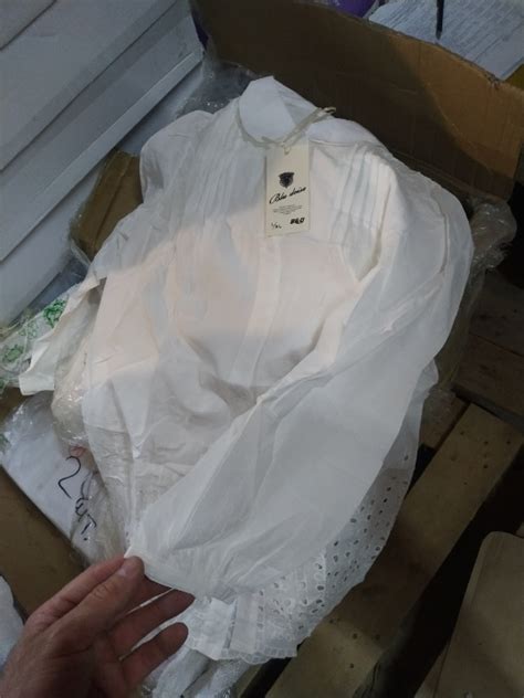 Одяг жіночий іноземного виробництва різних торгових марок в загальній кількості 221 шт без