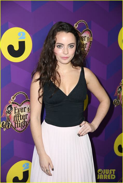 Photo Kiernan Shipka Ariel Winter Just Jared Wonderland Party 28