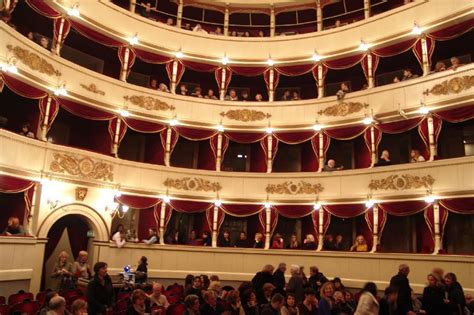 Teatro Abbonamenti A Ruba Buona Risposta Dai Lecchesi Lecco Notizie