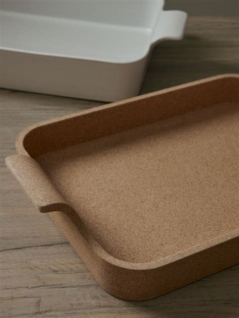 Stoneware Baking Dish With Cork Tray