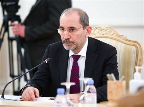 وزير الخارجية يجري اتصالاً هاتفياً مع نظيره الإسباني الوقائع الإخبارية