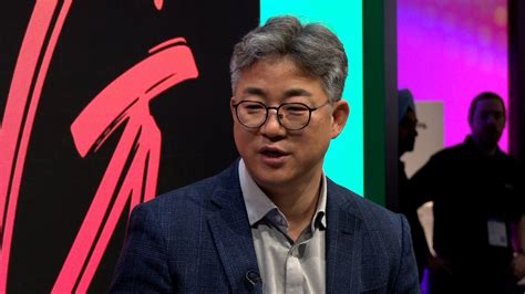 Mwc24 Skts Suk Geun Chung On Global Ai Ambitions Spotlight On 5g Cxo