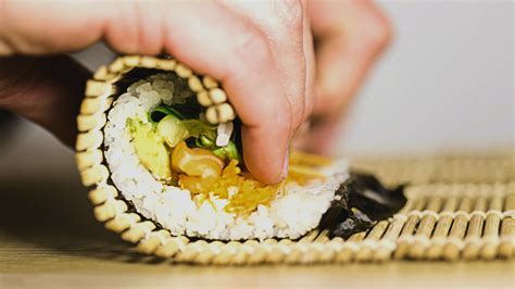 Aprende A Hacer Sushi Casero De La Forma Más Sencilla Mijardinycasa