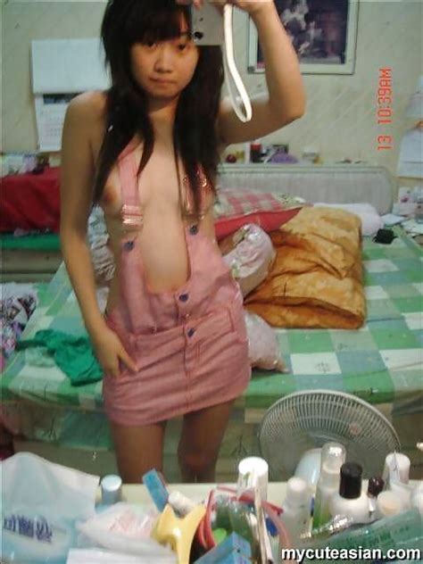 Selfmade Pics Of Hot Asian Naked At Home 16 Pics XHamster