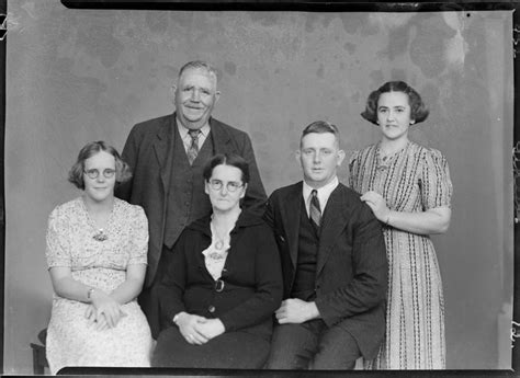 Topless Group Puke Ariki