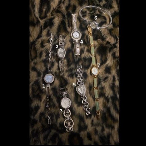Gorgeous Vintage Watches Dosnt Work May Need Depop