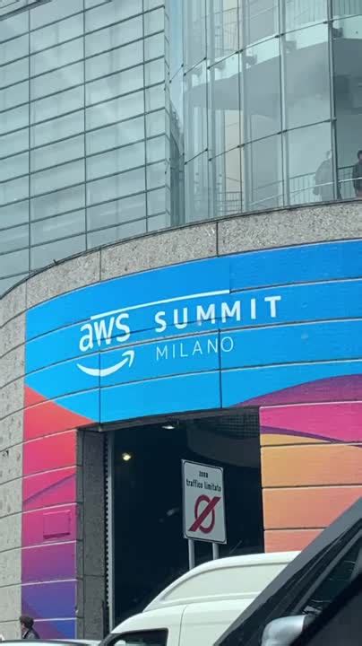[video] derval o neill on linkedin awssummit ai