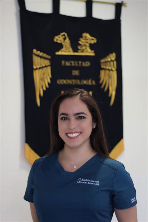 Alumnos Periodoncia e Implantologia Facultad de Odontología UNAM