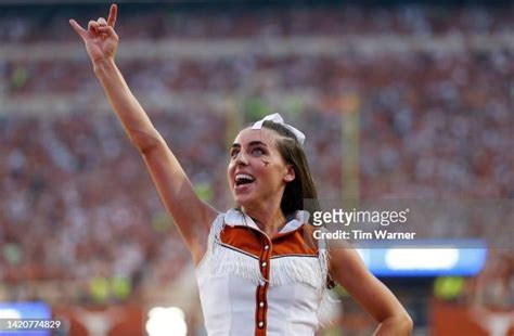 Longhorns Cheerleaders Photos And Premium High Res Pictures Getty Images