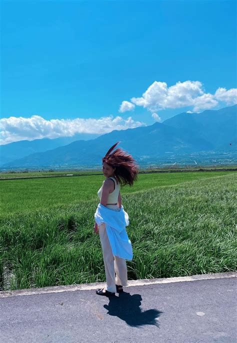 魏蔓辣秀逆光泳裝 真實傲人身材全現形！超犯規「挺胸姿態」網羞爆 娛樂星聞