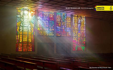 Церкви у Перу підсвітили кольорами ЛГБТ Gays Ua