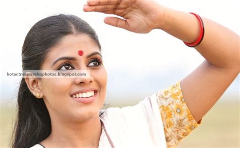 Hot Indian Actress Rare HQ Photos Tamil Actress Iniya Deep Navel Show
