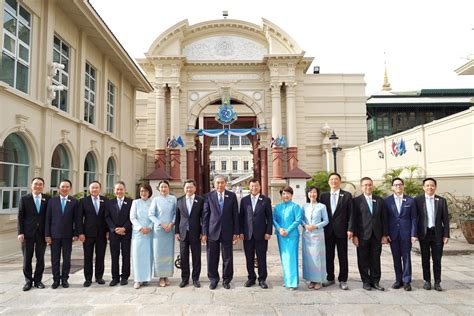 บริษัท เอสซีบี เอกซ์ จำกัด มหาชน และธนาคารไทยพาณิชย์ร่วมพิธีถวายพระพรชัยมงคล เนื่องในโอกาสวัน