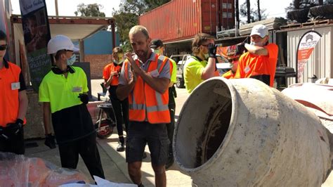 CPCCCM Erect And Dismantle Restricted Height Scaffolding Best