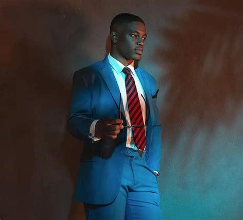 How To Wear A Blue Suit With A Red Tie • Ready Sleek