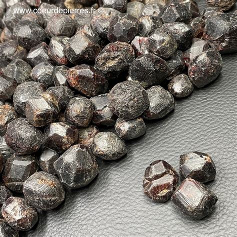 Grenat brut de Madagascar taille moyenne Cœur de Pierres