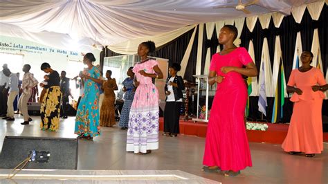 Wimbo Wewe Ni Mungu Shalom Vine Choir Machi Youtube