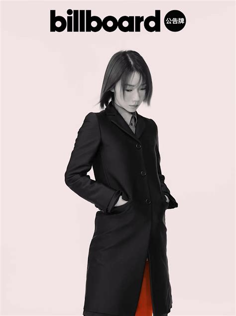 刘恋mrmiss 刘恋清冷姐感 刘恋聊首张个人ep幕后故事 Billboard封面故事 Billboard Cover Story2月封面人物刘恋 ，拍摄花絮，请查收！ Youtube