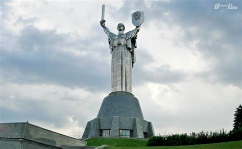 Тризуб замість герба СРСР Ткаченко розповів як просуваються роботи щодо монументу «Батьківщина